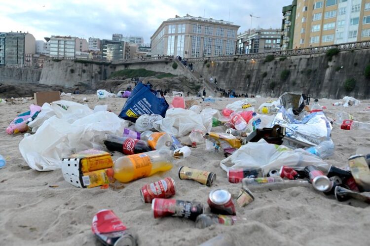 Hampir separuh penduduk dewasa Britain buang sampah merata-rata - Kosmo ...