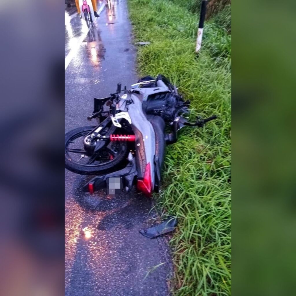 Pelajar sekolah maut motosikal langgar tiang lampu - Kosmo Digital