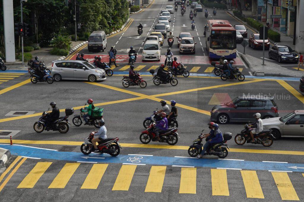 Penunggang motosikal jangan bersikap 'raja' di jalan raya - Kosmo Digital