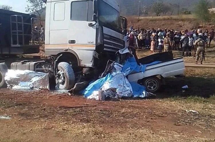 19 pelajar sekolah maut bas dirempuh lori - Kosmo Digital