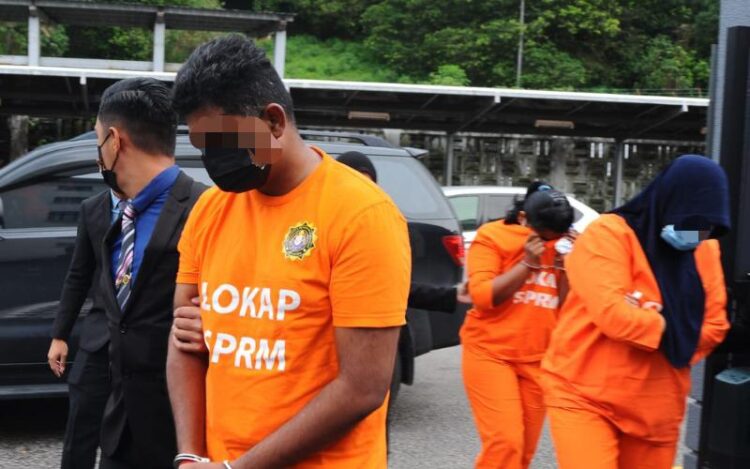 Tiga polis makan rasuah RM180,000 lepaskan scammer - Kosmo Digital