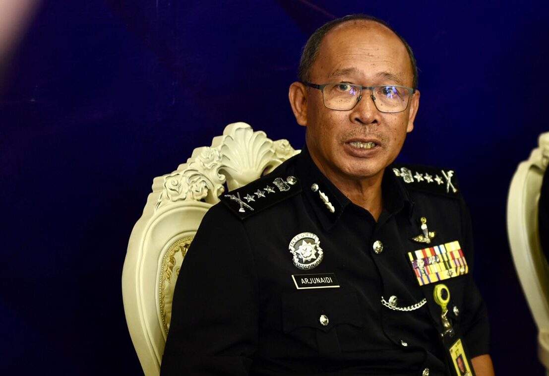 Tiga penyamun, larikan Mercedez diberkas 24 jam - Kosmo Digital