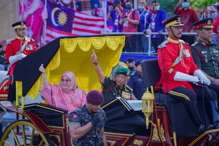 Agong, Permaisuri paling disayangi rakyat - Kosmo Digital