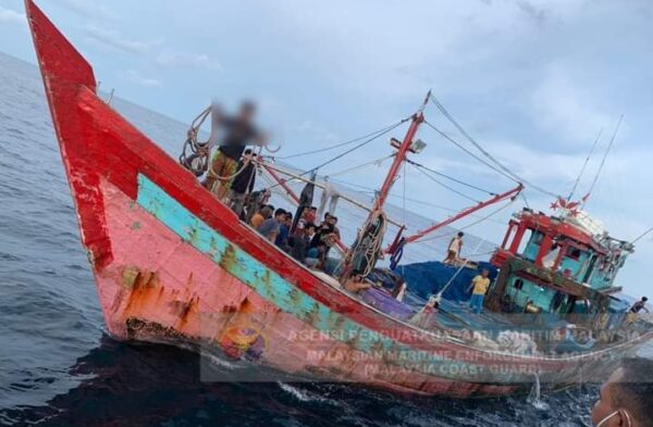 APMM Perak tahan 3 bot nelayan asing, 34 nelayan Indonesia - Kosmo Digital