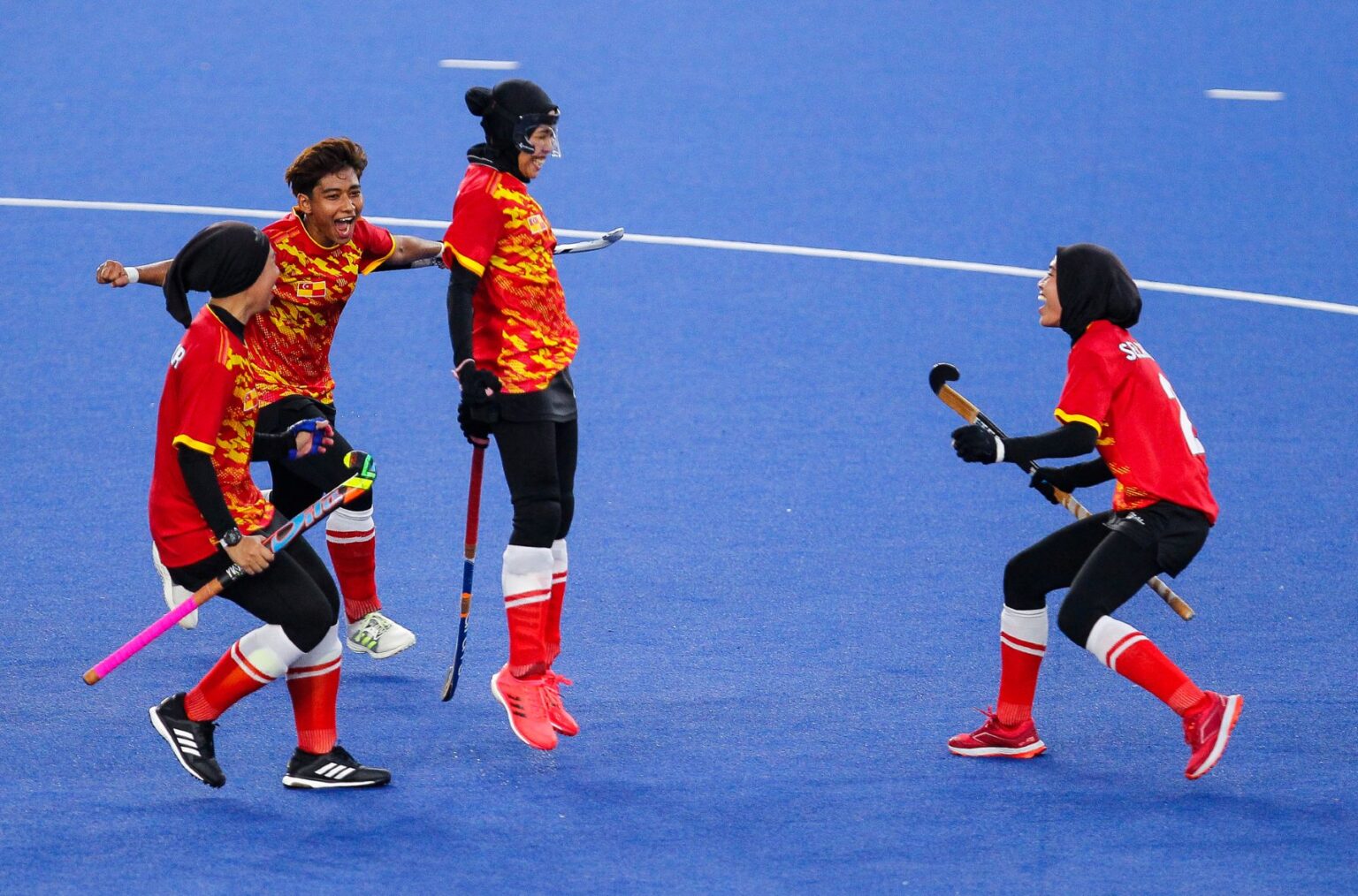 Masuk bilik bedah kena bola hoki