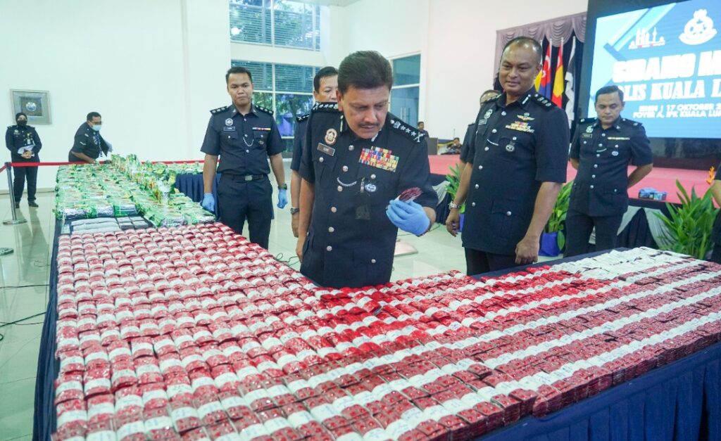 Polis bongkar stor syabu, erimin 5 babit rampasan RM10.1 juta - Kosmo ...