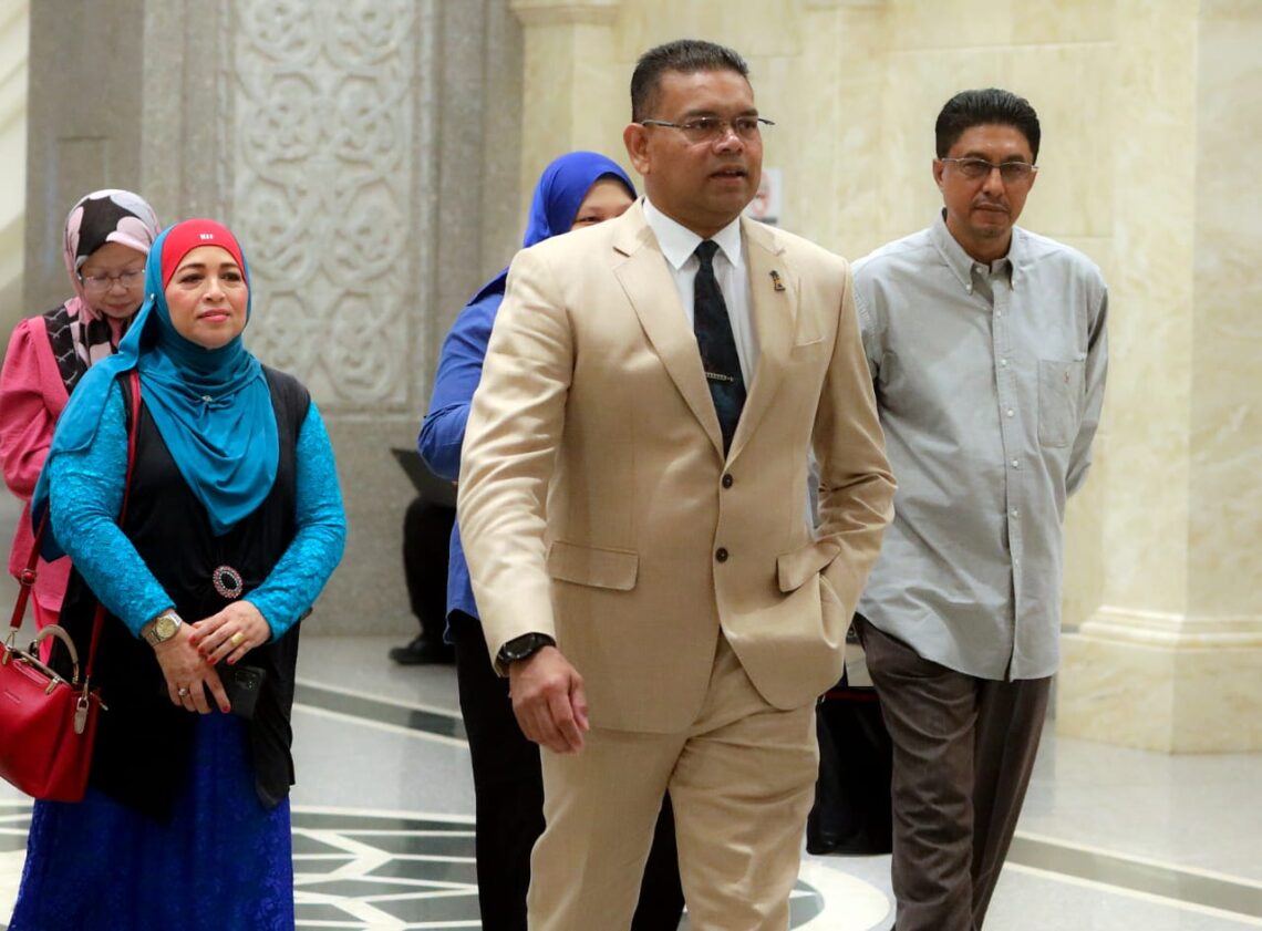 Mahkamah: Lokman Adam kekal dipenjara sebulan hina mahkamah - Kosmo Digital