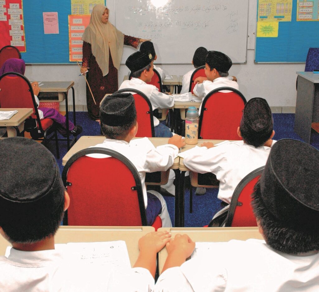 Guru KAFA terbeban, gaji tak cukup elaun tiada - Kosmo Digital