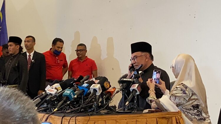 [VIDEO] PM jawab panggilan Erdogan ketika sidang akhbar tular - Kosmo Digital