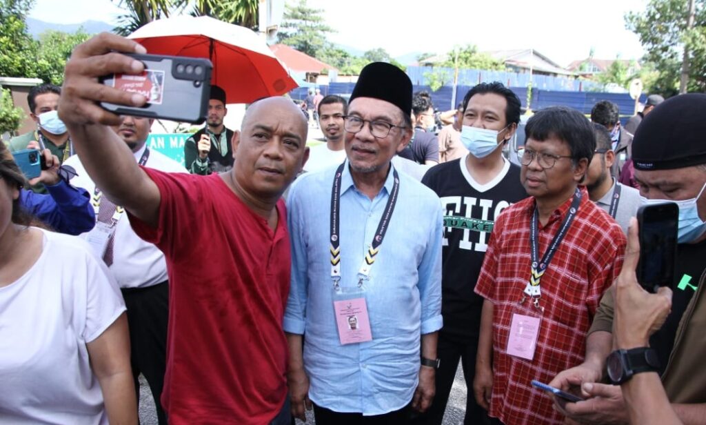 PRU15: PH mahu menang majoriti mudah, elak situasi Parlimen tergantung - Anwar - Kosmo Digital