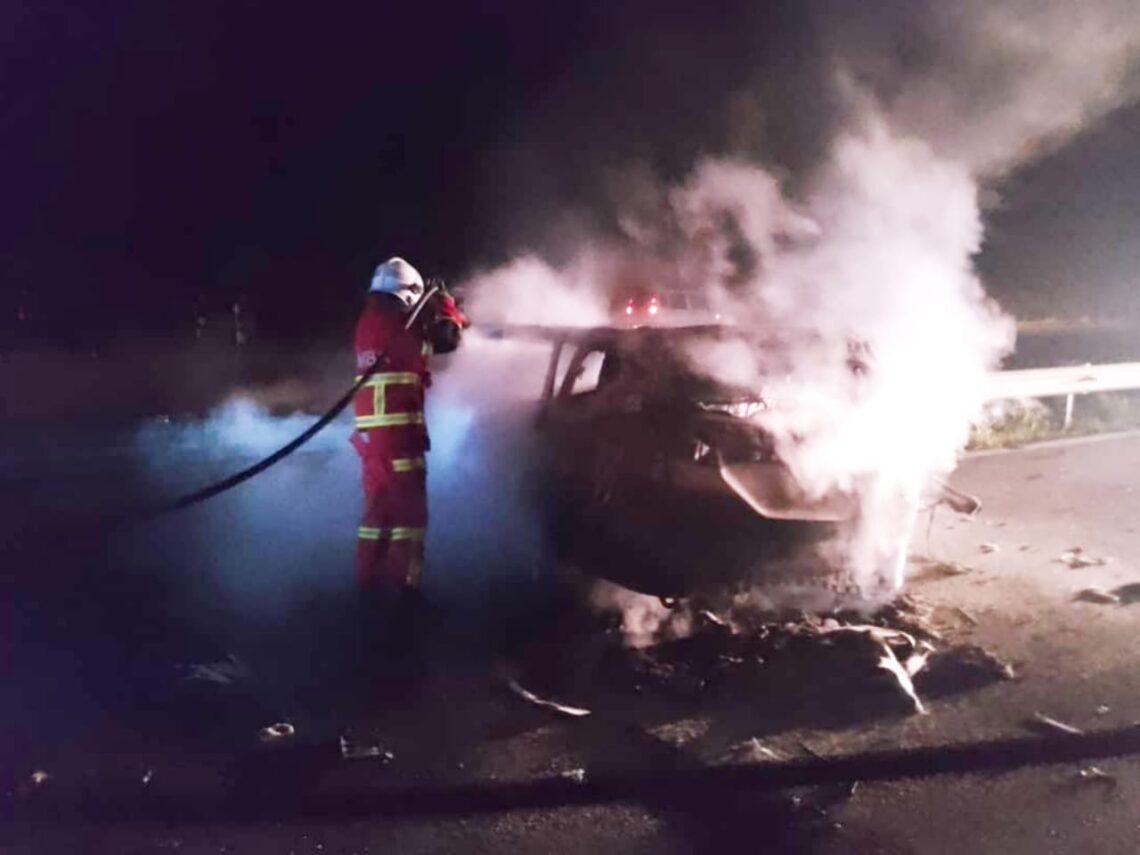 Kereta rempuh lori, remaja 18 tahun maut - Kosmo Digital