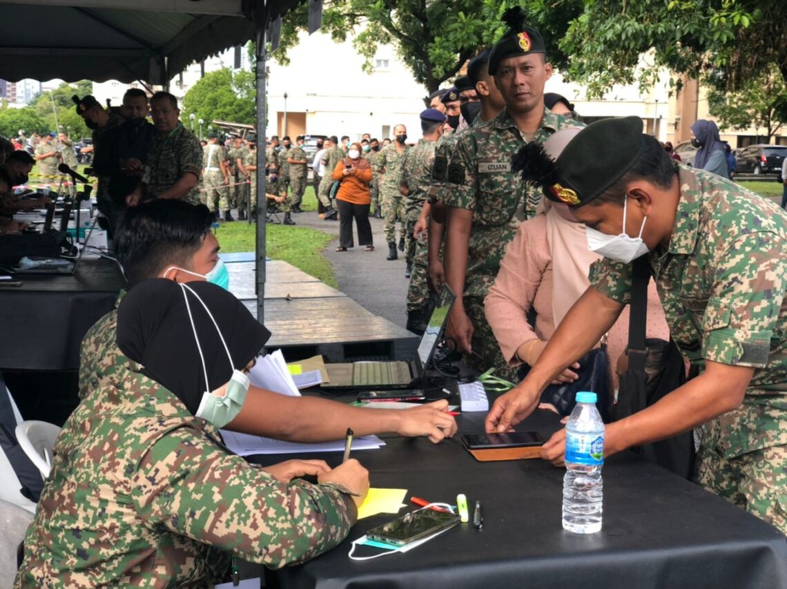 PRU15: Pengundi awal Wangsa Maju turun mengundi seawal 8 pagi - Kosmo ...
