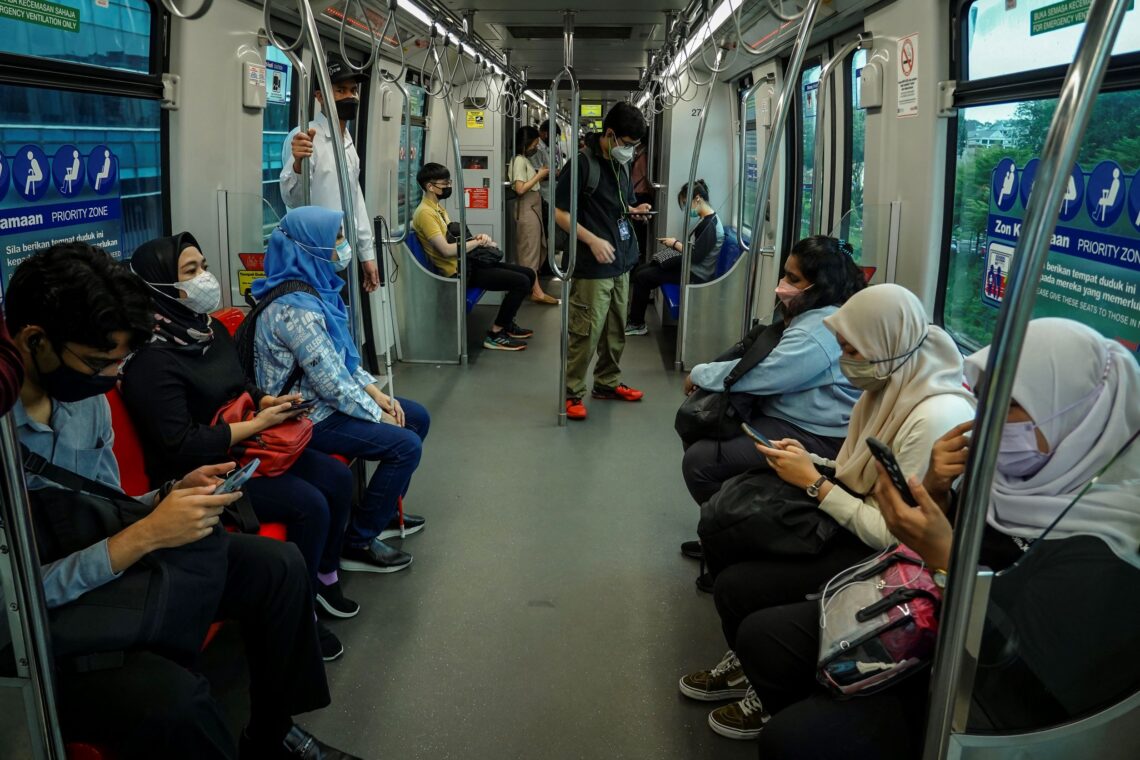 LRT pulih, pengguna lega boleh jimat - Kosmo Digital