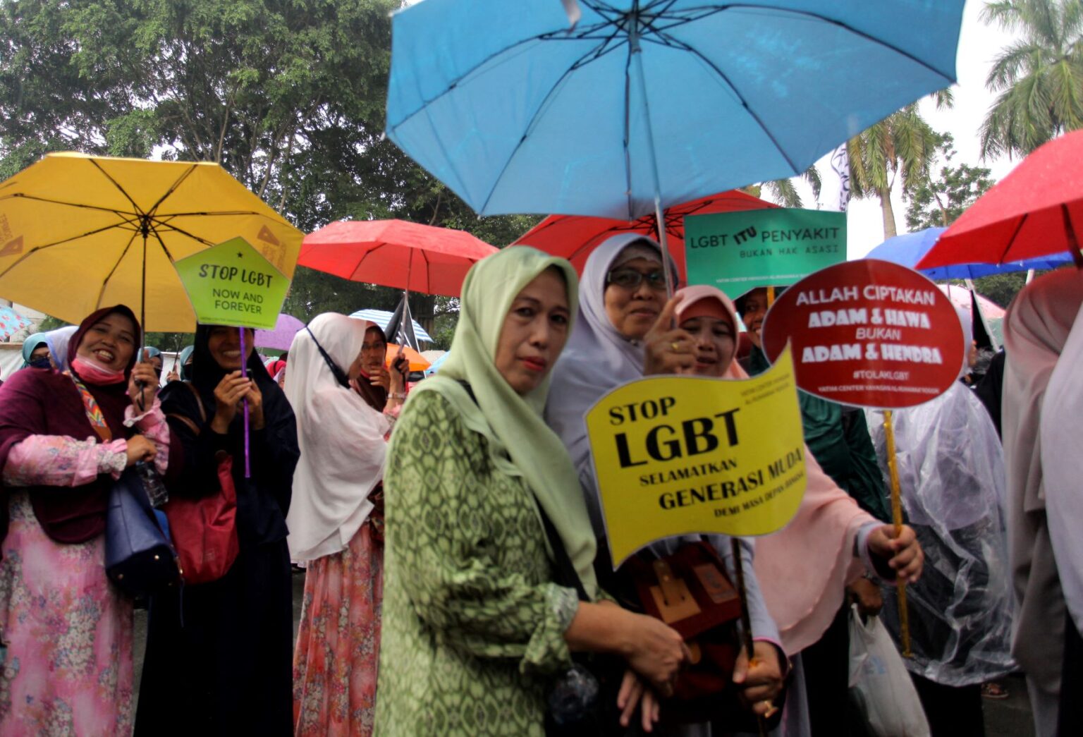 PBB, aktivis LGBTQ kritik rombakan undang-undang jenayah Indonesia ...