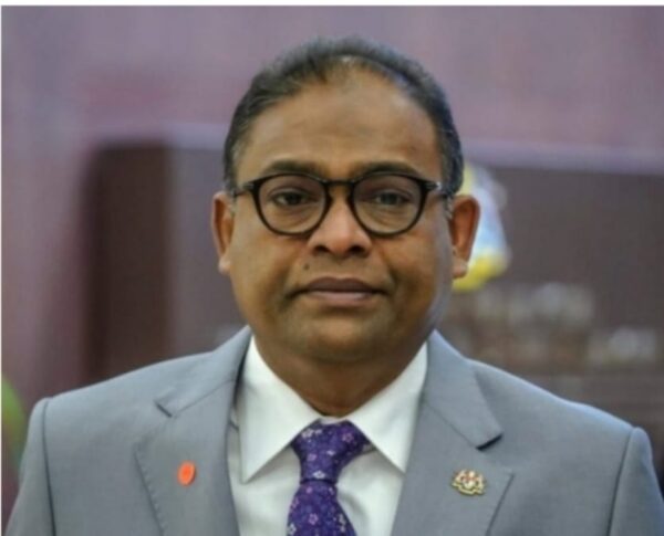 Mahkamah: Abdul Azeez lepas, bebas 9 pertuduhan rasuah, pengubahan wang ...