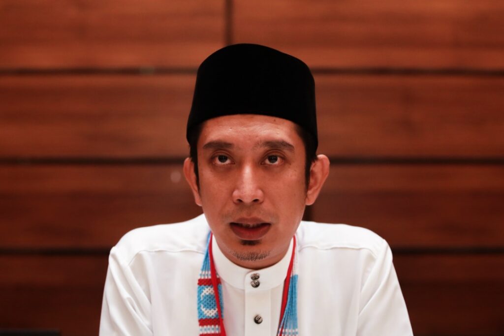 Adam Adli dilantik Timbalan Menteri Belia dan Sukan - Kosmo Digital