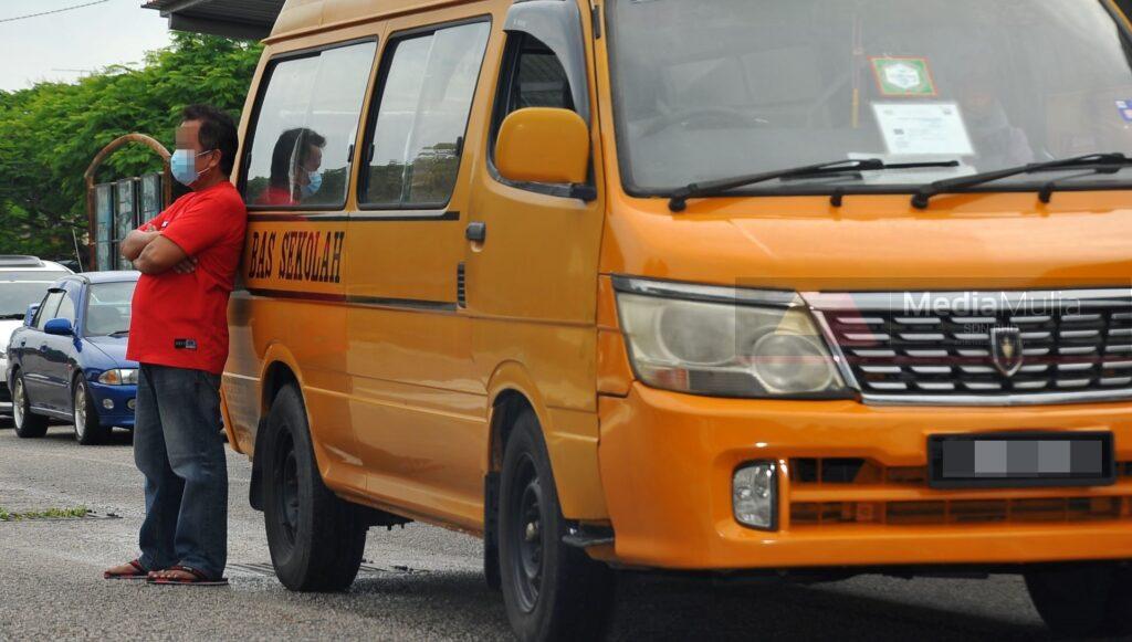 Pemandu van sekolah perlu duit untuk makan, sara keluarga - Kosmo Digital