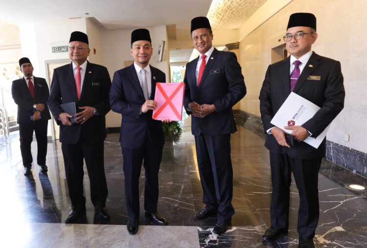 Kakitangan awam Johor dapat bonus sebulan gaji, minimum RM1,000 - Kosmo Digital