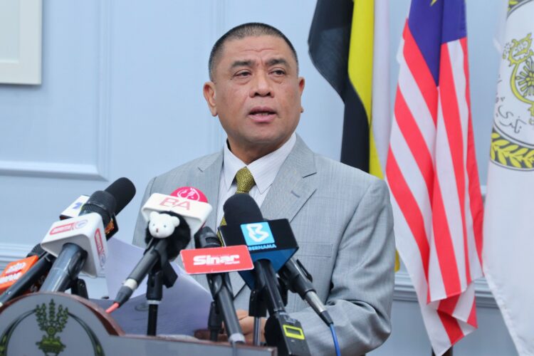 Daniel Bego puas lihat Bryan Leong pecah rekod miliknya