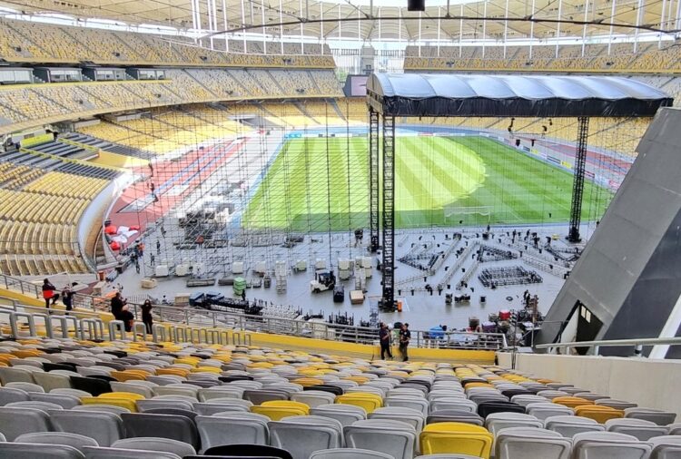 Pemandu, kelindan lori ais maut rempuh belakang treler - Kosmo Digital