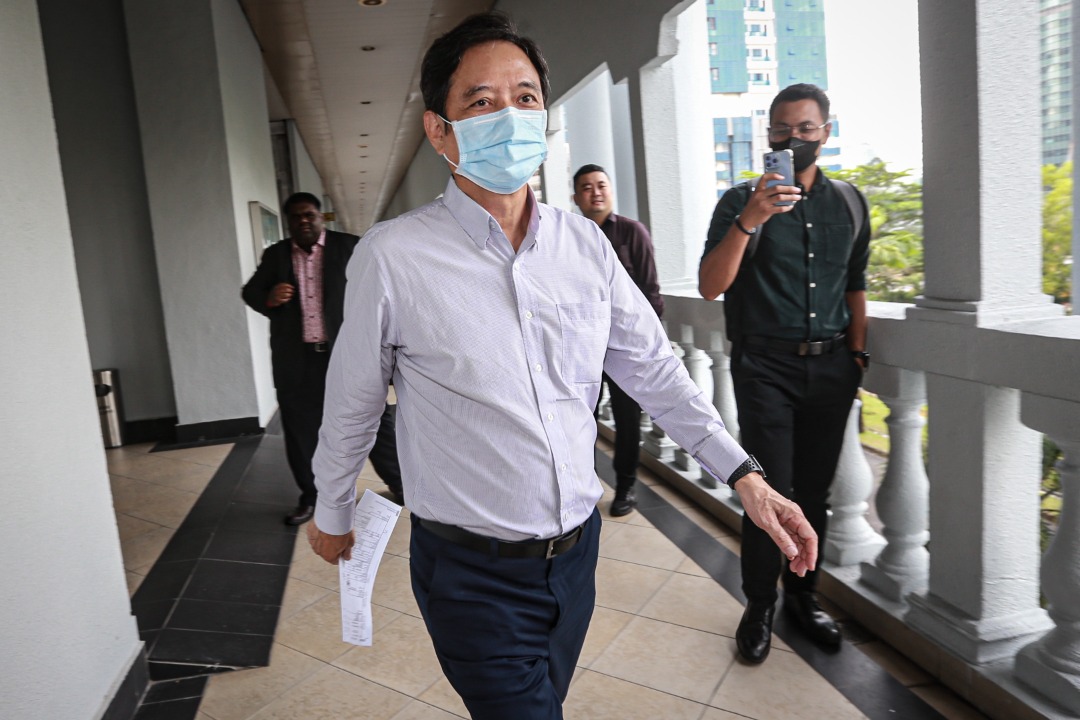 Mahkamah: 2 pengarah syarikat didakwa beri dokumen palsu kepada ...