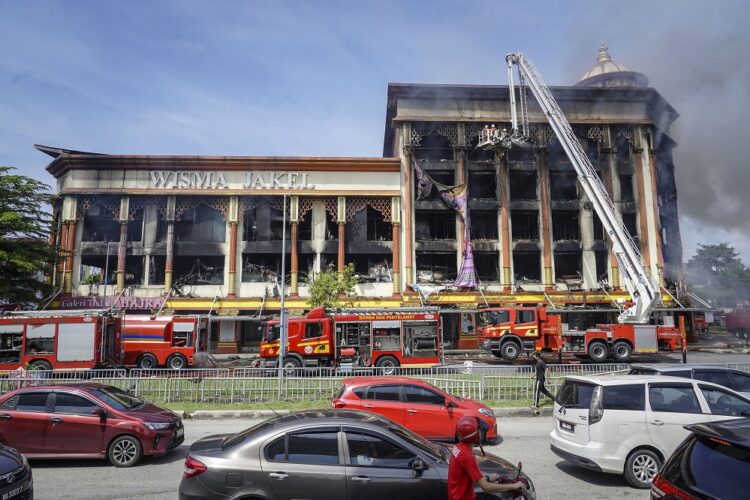 Terkejut nampak api marak dalam Wisma Jakel - Saksi - Kosmo Digital