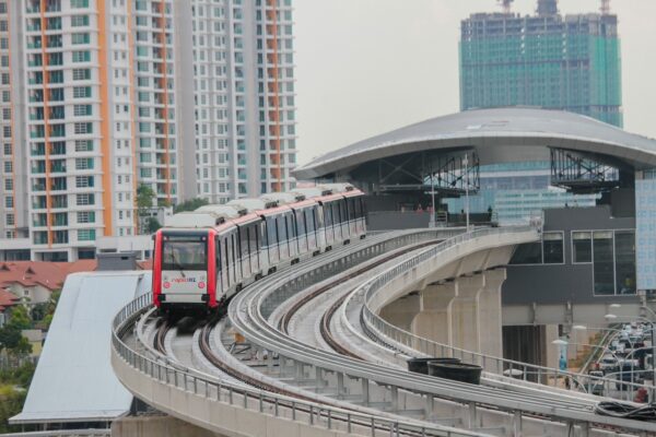 LRT Sentul Timur, Bandaraya beroperasi dengan kekerapan 12 minit ...