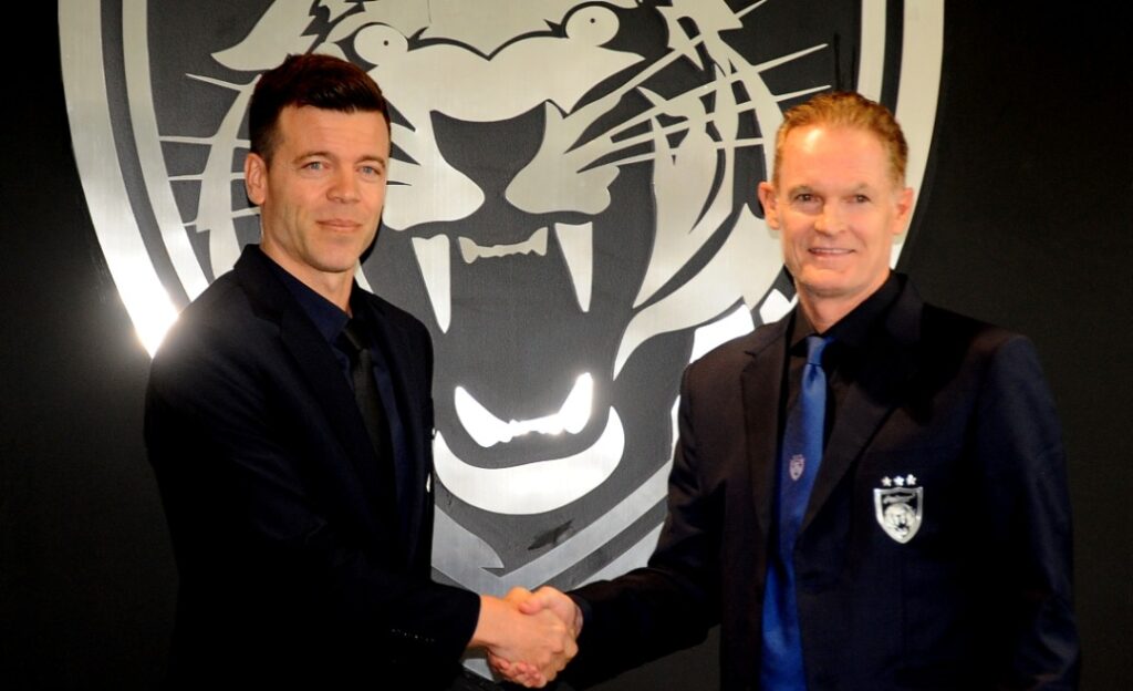 Mohammad Nazri terima anugerah tokoh akademik sebelum bersara - Kosmo ...