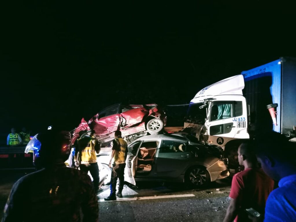 Lapan cedera dalam kemalangan sembilan kenderaan - Kosmo Digital