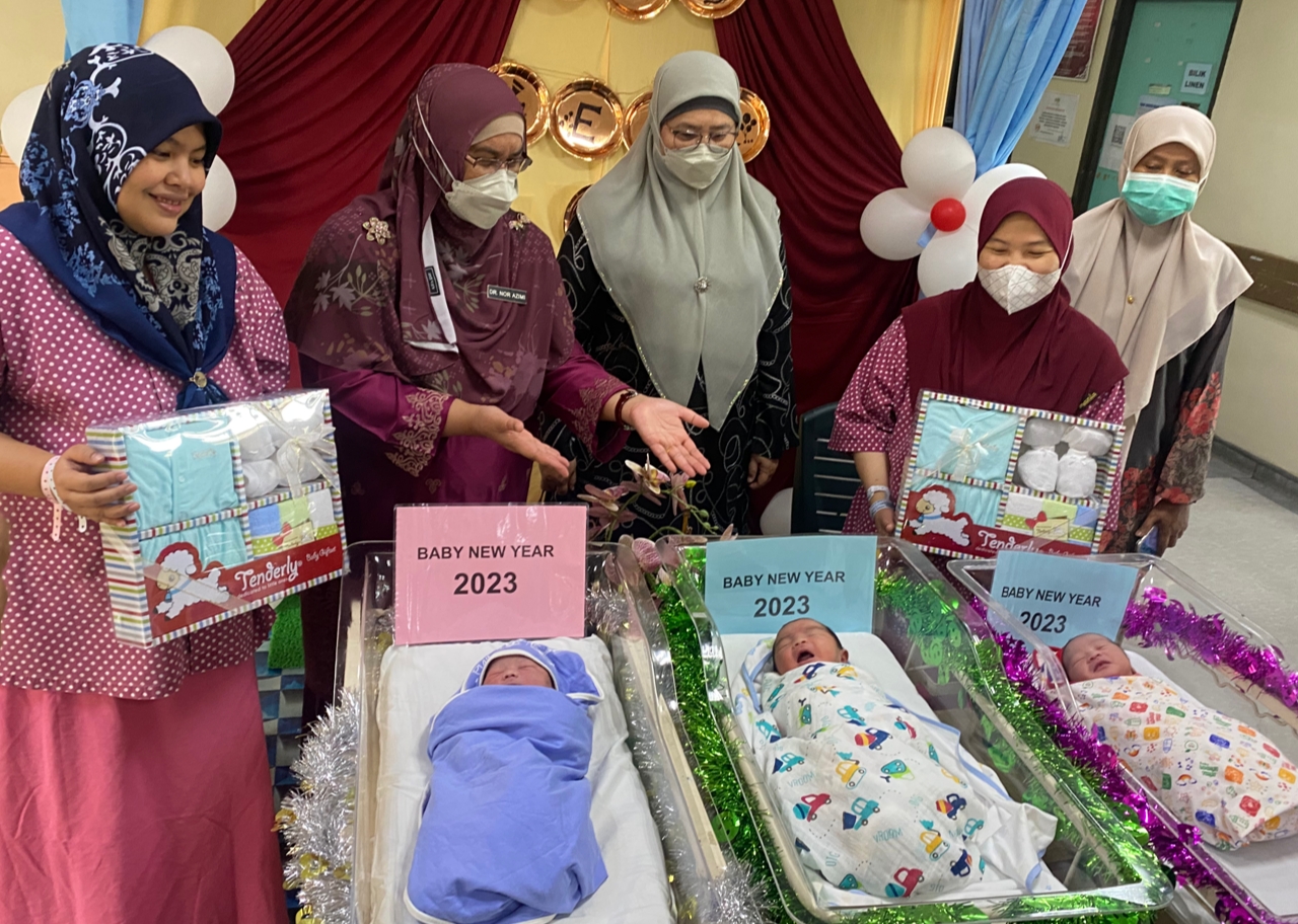 Ibu teruja sambut bayi tahun baharu - Kosmo Digital