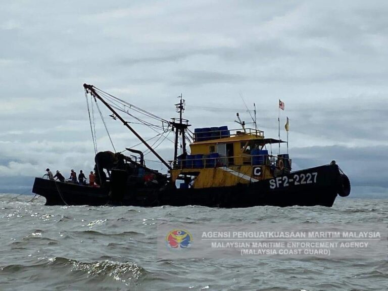 Bot nelayan tempatan ditahan tangkap ikan luar kawasan zon - Maritim ...