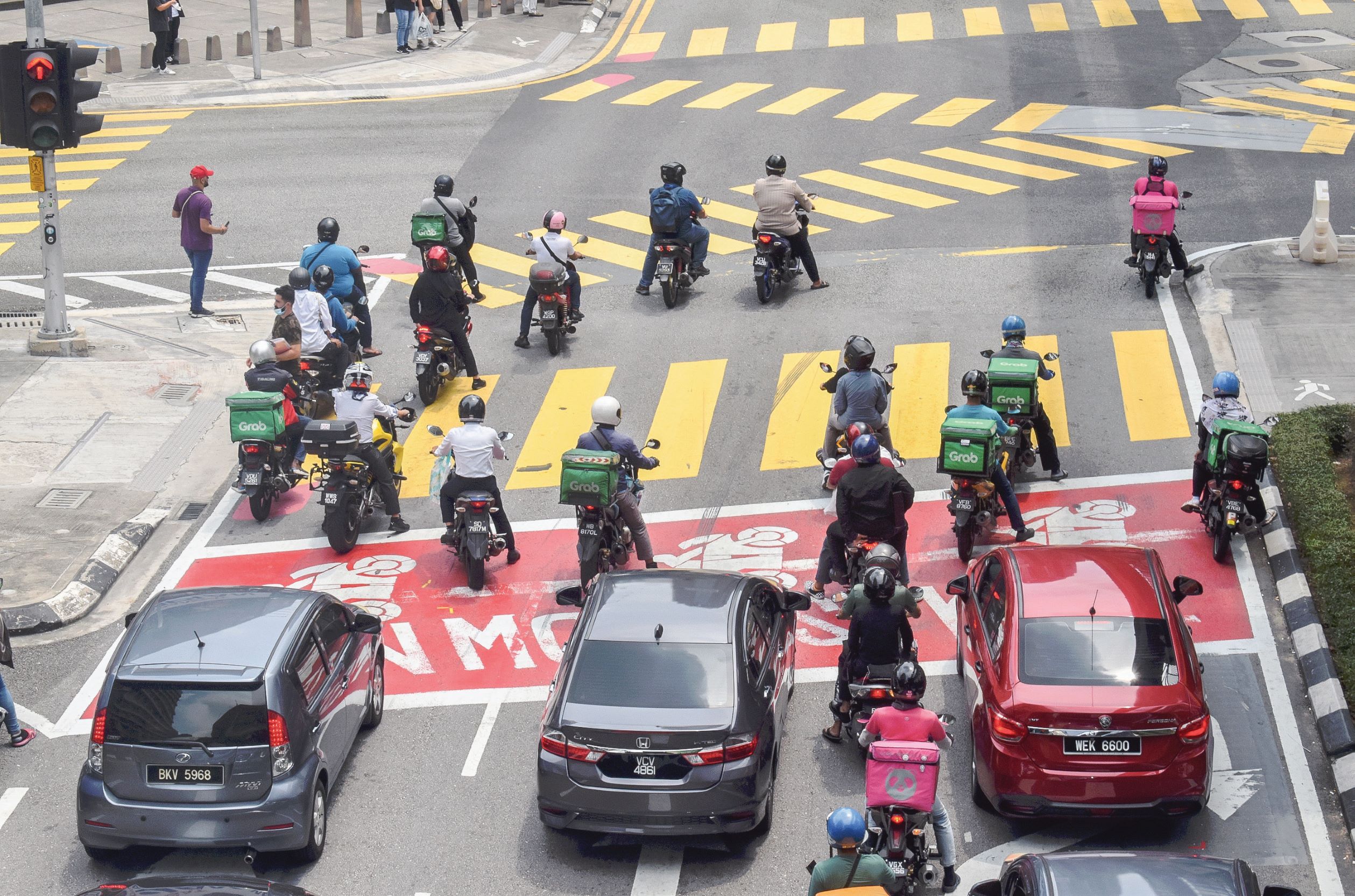 Pakar syor asingkan laluan kereta, motosikal elak kemalangan - Kosmo Digital