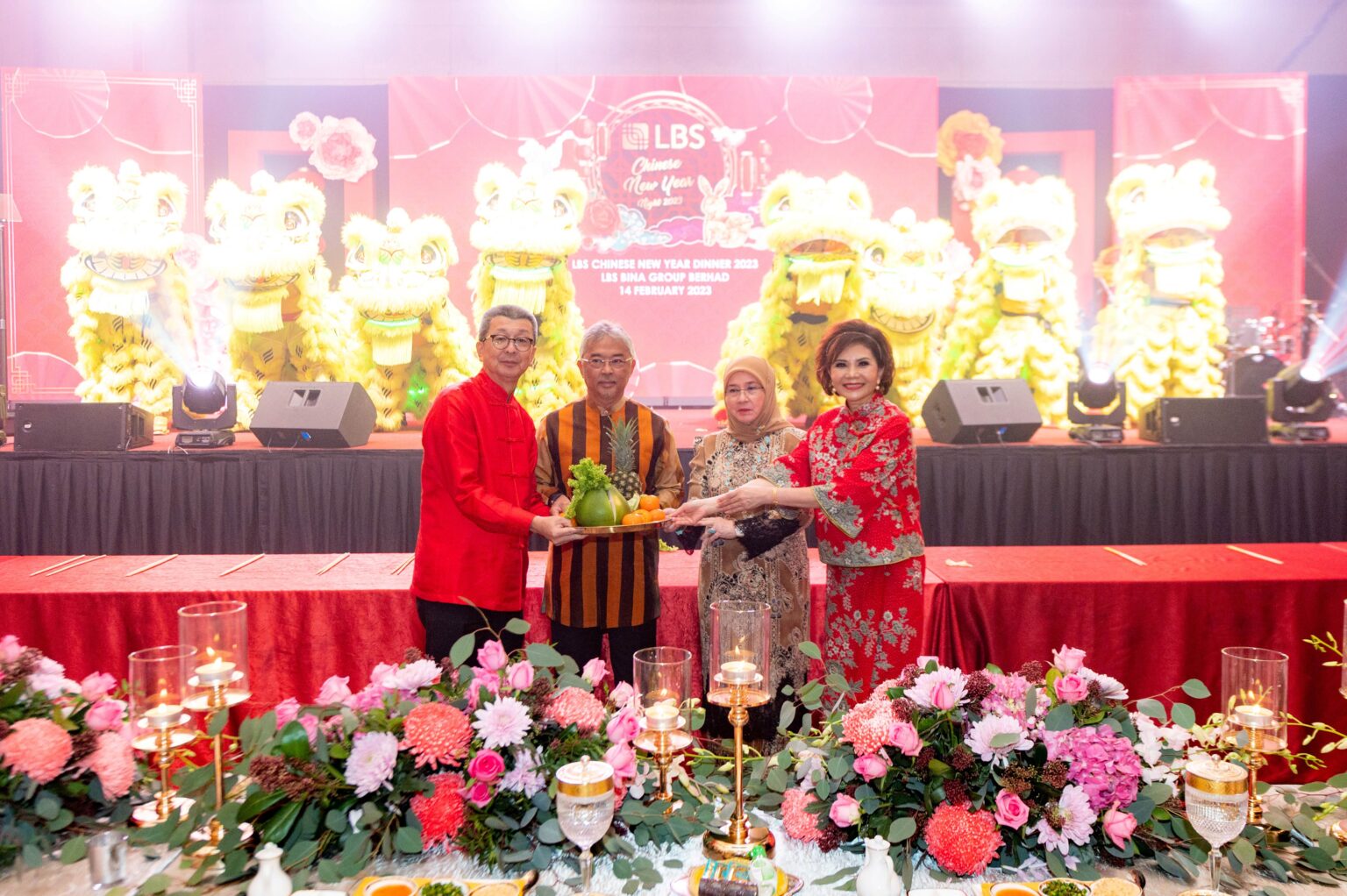 Agong, Permaisuri serikan Majlis Makan Malam Tahun Baharu Cina LBS - Kosmo Digital