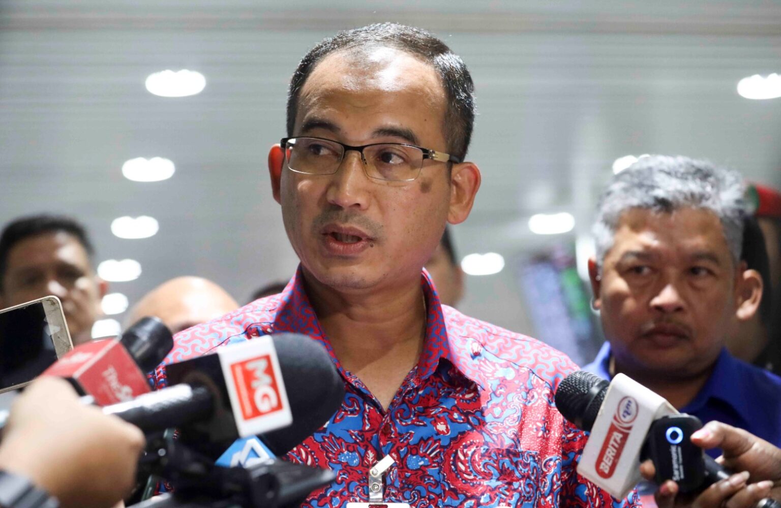 QRT atasi kesesakan kaunter imigresen waktu puncak - Kosmo Digital