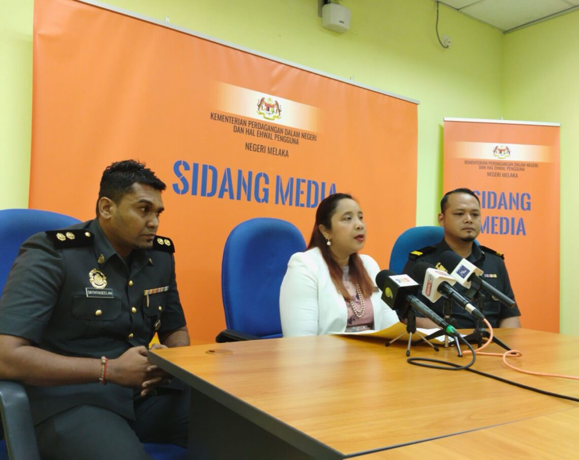 Peniaga dikesan tukar nama menu RM5 jadi Menu Rahmah - Kosmo Digital