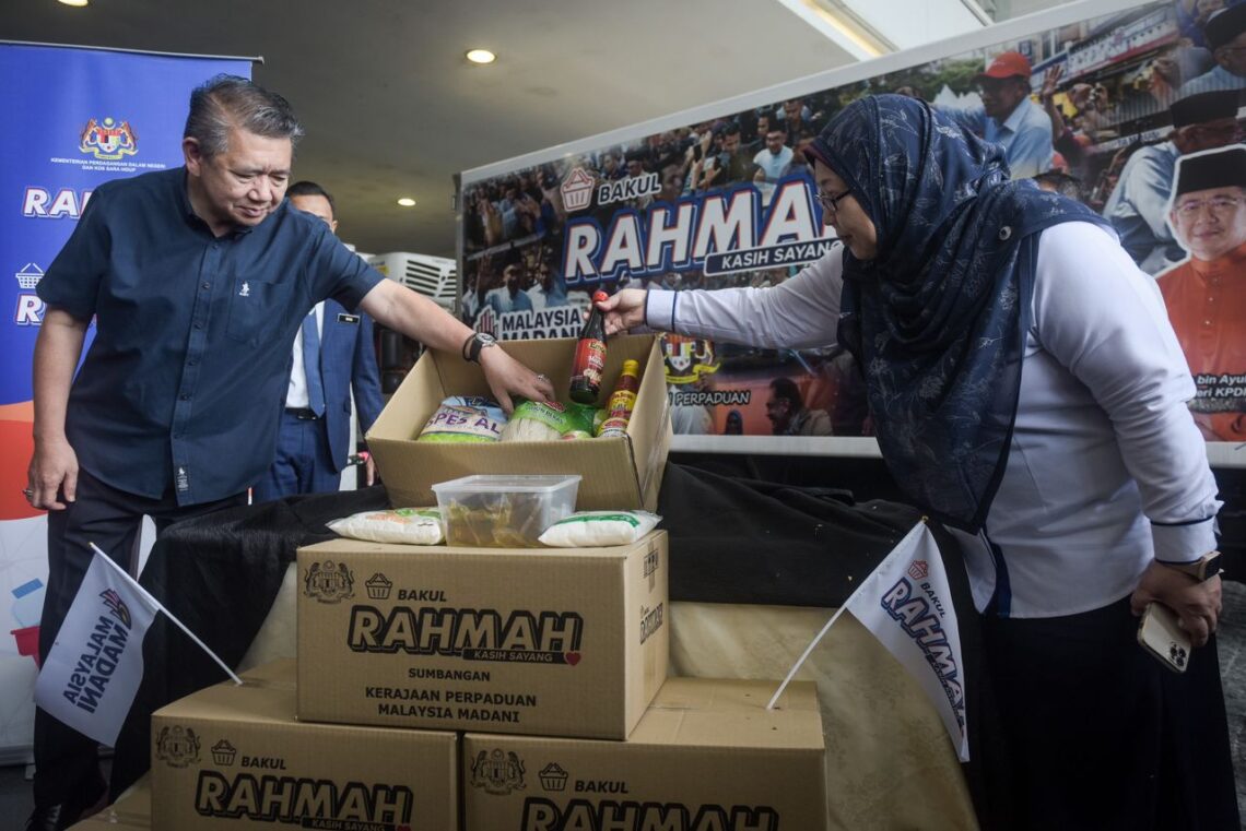 Lebih 37,000 Bakul Rahmah akan diagih tahun ini - Kosmo Digital
