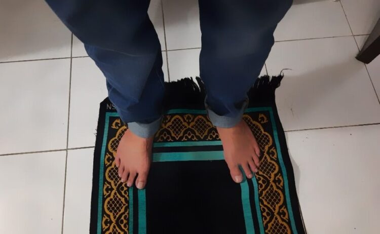 Seluar labuh, seluar dilipat, dua-dua pun makruh dalam solat - Kosmo ...