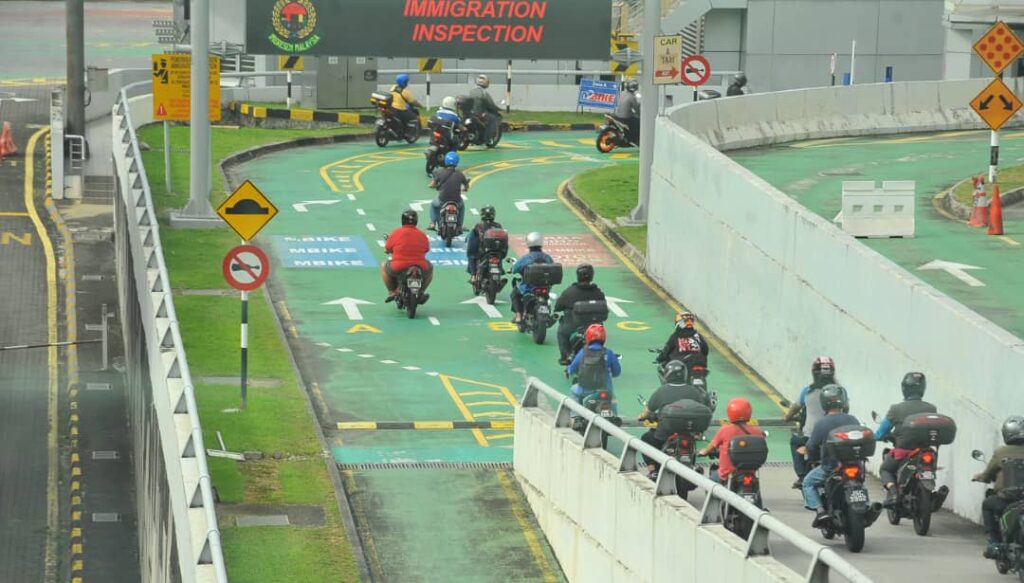 Tambah dua lorong lori, 75 lorong motosikal di Tambak Johor - Kosmo Digital