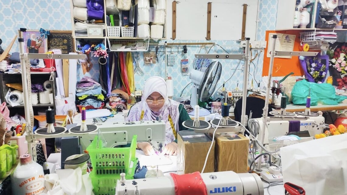 Dapat tempahan jahit 300 helai baju raya tak sampai sebulan - Kosmo Digital