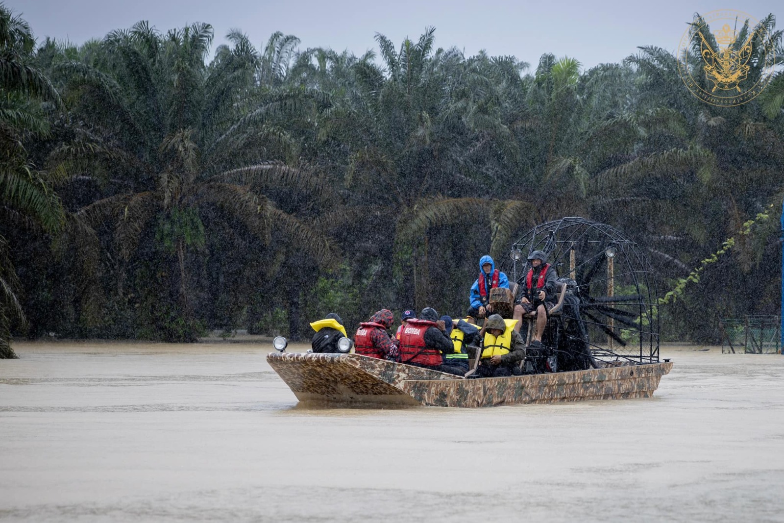 Banjir Johor: 3 ‘air boat’ Sultan Johor digunakan dalam operasi