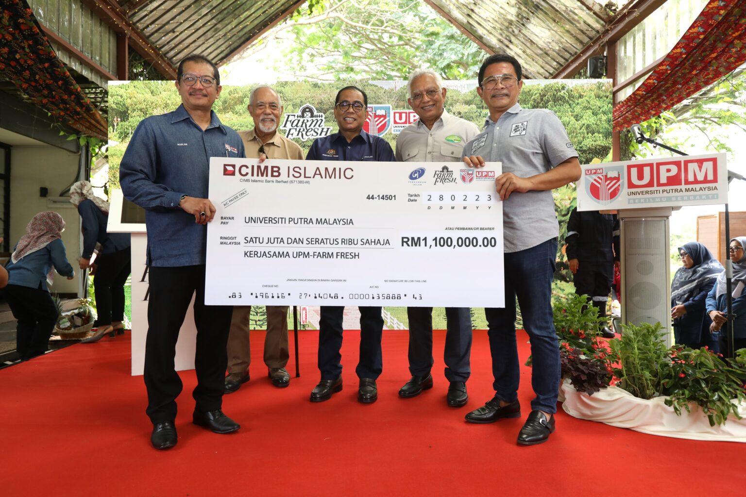 Jaya Grocer, Farm Fresh galak beli susu segar dalam botol kaca - Kosmo ...