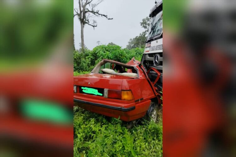 Dua beradik maut, dua cedera Proton Saga bertembung lori - Kosmo Digital
