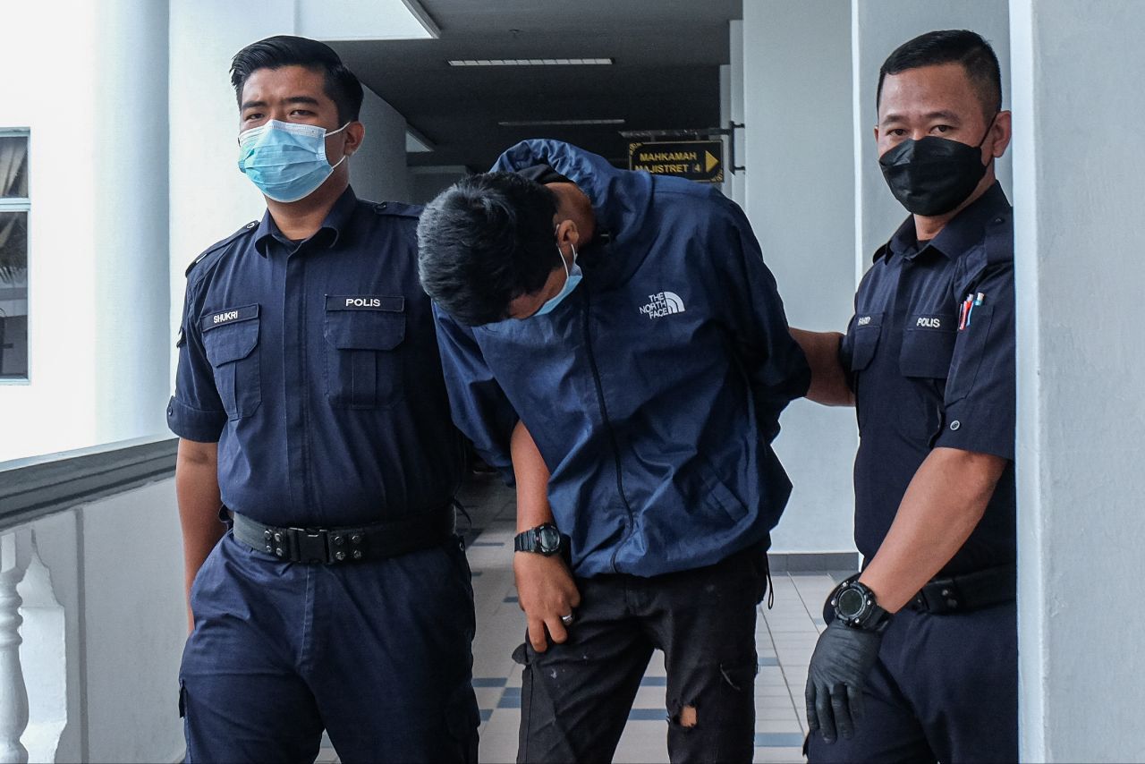 Lelaki didakwa heret, tumbuk muka isteri - Kosmo Digital