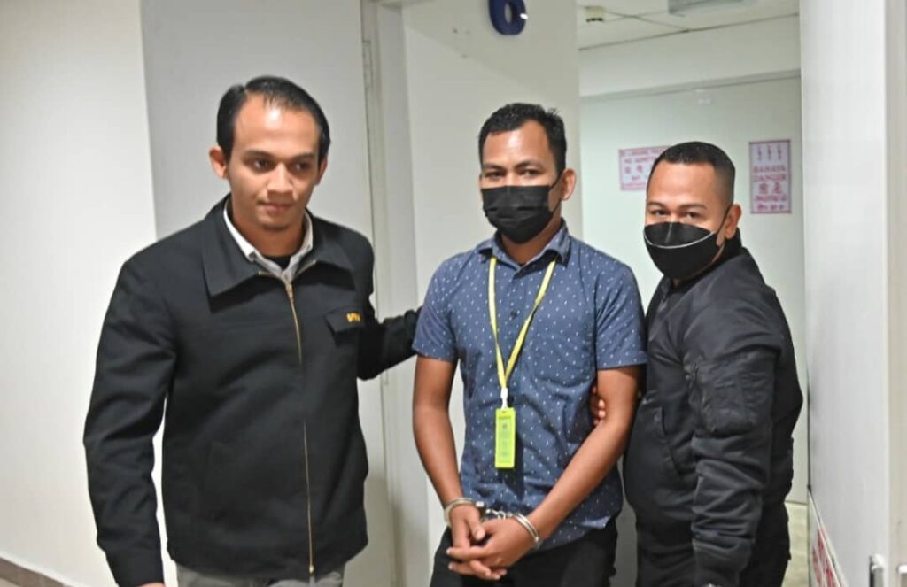 Mahkamah: Sarjan polis didakwa terima rasuah bocor operasi dadah - Kosmo Digital