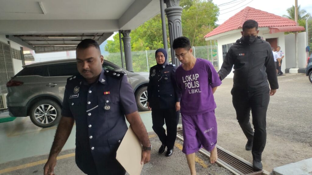 Mahkamah: Pemandu lori didenda RM10,000 simbah cat merah - Kosmo Digital