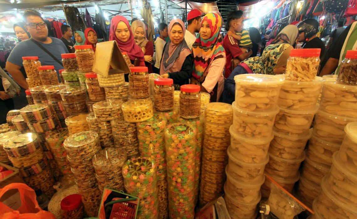 'Tak kisah mahal, janji dapat makan kuih raya' - Kosmo Digital