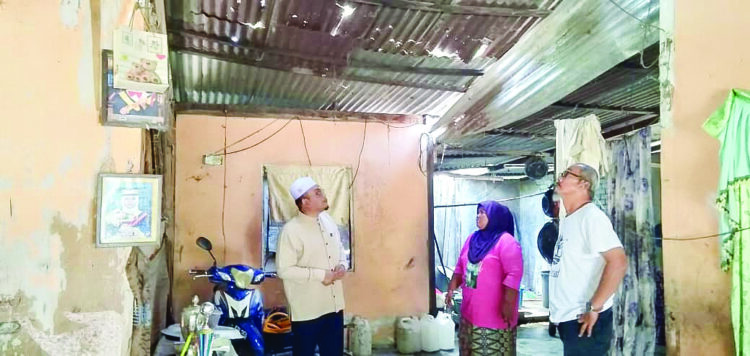 10 tahun derita bumbung rumah bocor - Kosmo Digital