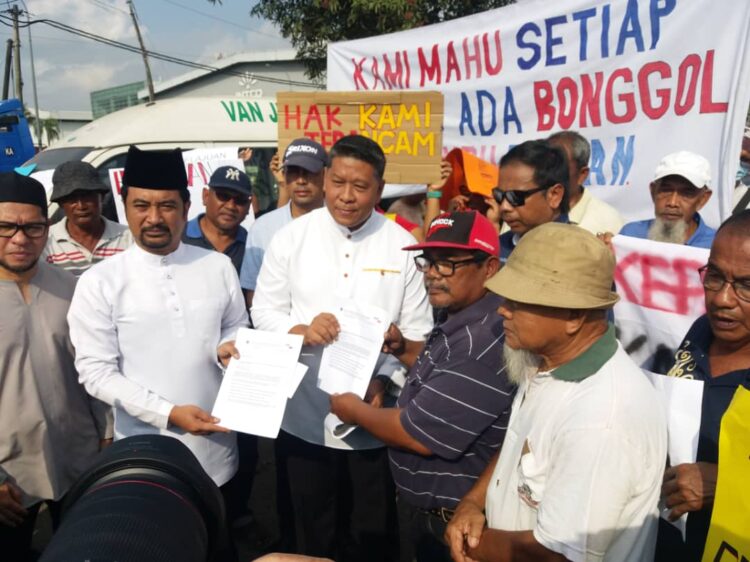 Penduduk Kampung Telok Gong mohon naik taraf jalan, elak kemalangan ...