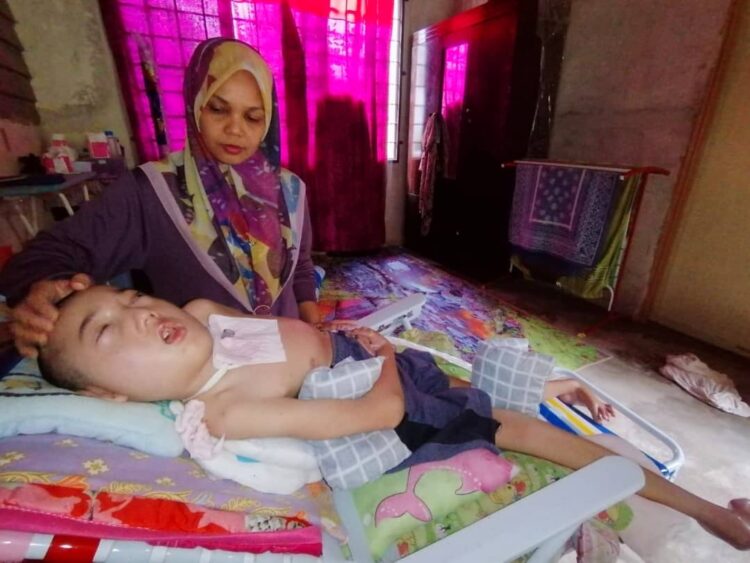 Anak lumpuh perlu RM1,000 untuk keperluan harian - Kosmo Digital