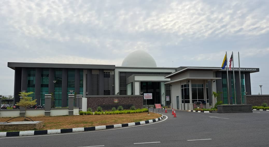 Mahkamah: Bekas kontraktor dituduh guna dokumen palsu dapatkan tender ...